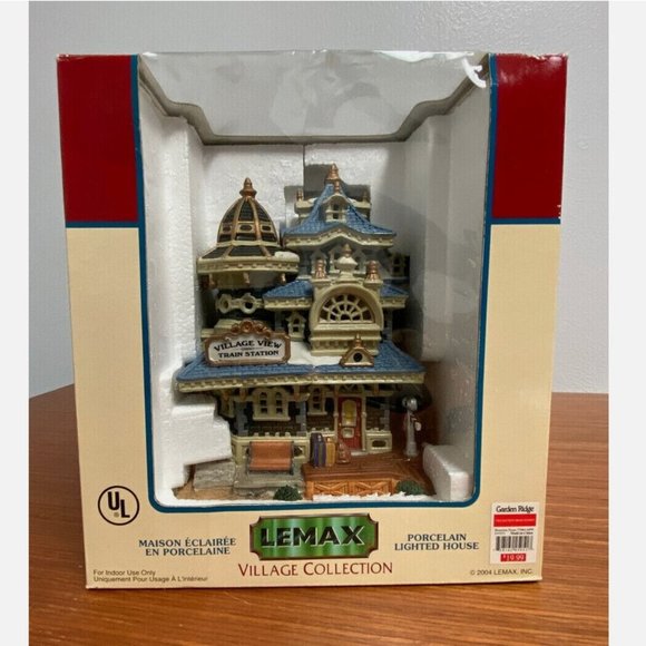 Lemax | Holiday | Lemax Caddington Village Village View Train Station ...